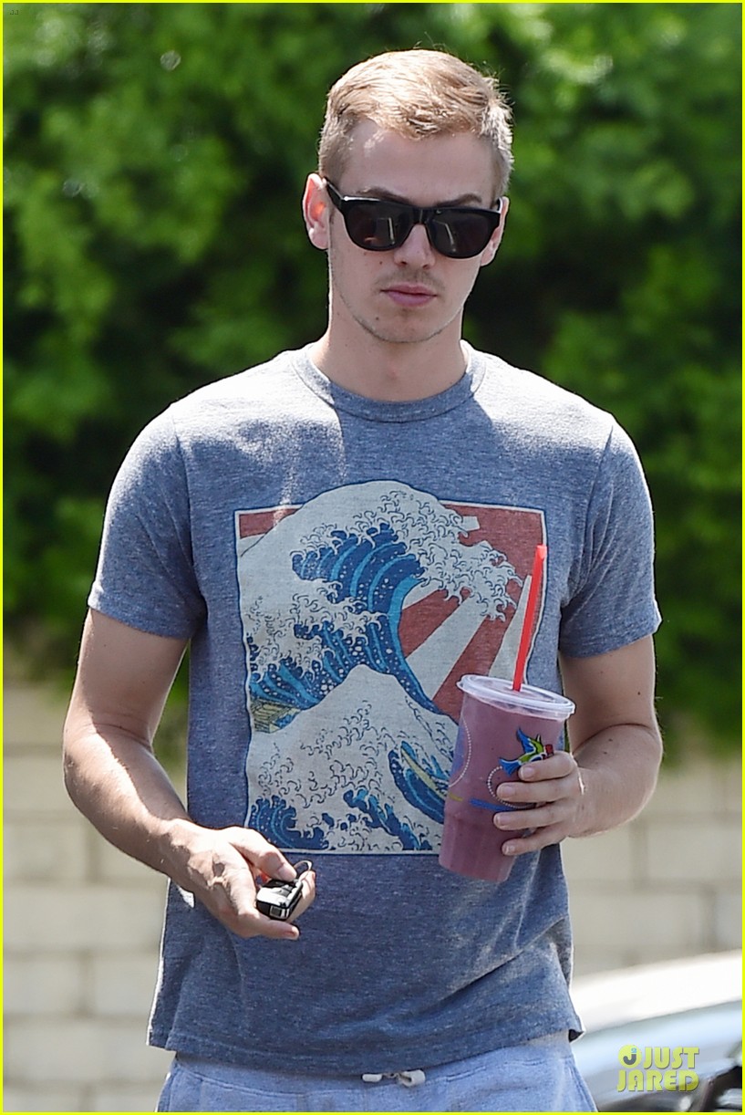 Hayden Christensen Makes Some Waves at Robeks!: Photo 3178801 | Hayden ...