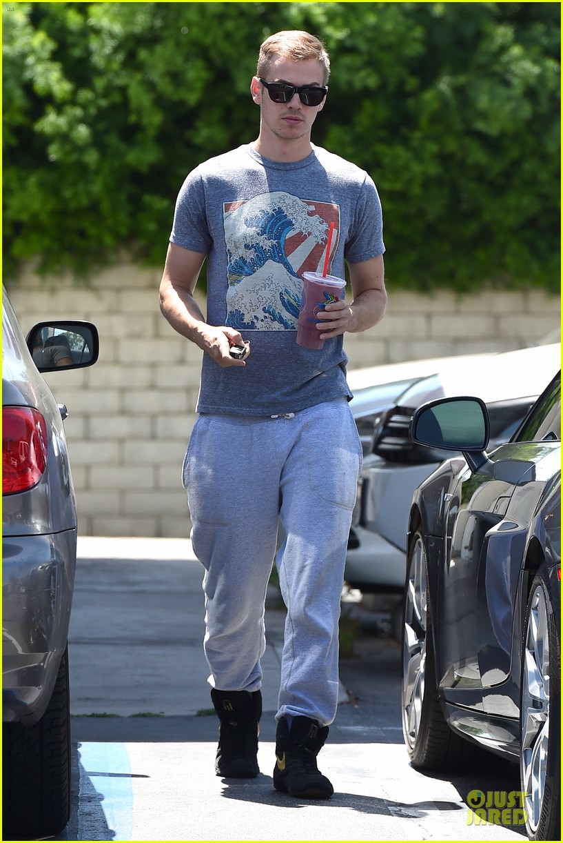 Photo: hayden christen makes waves at robeks 06 | Photo 3178805 | Just ...