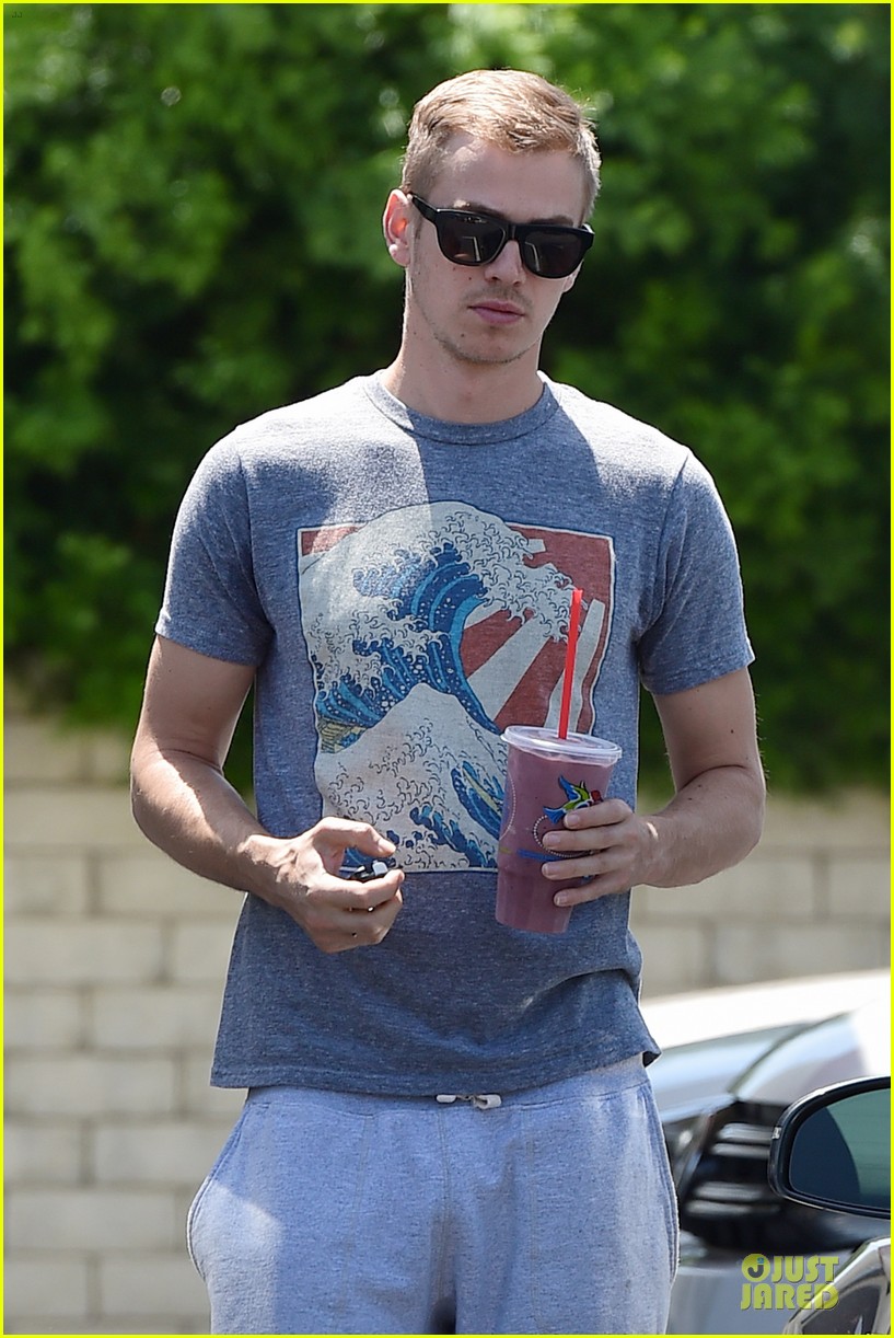 Hayden Christensen Makes Some Waves at Robeks!: Photo 3178806 | Hayden ...