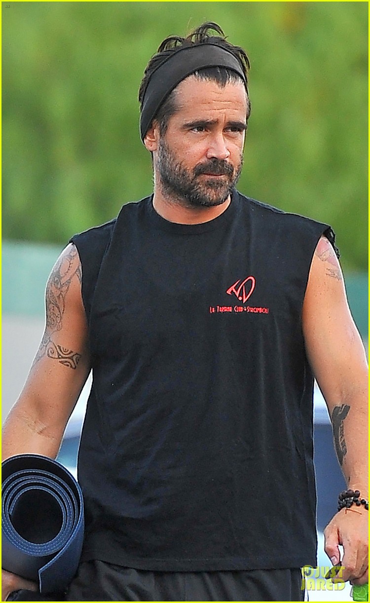 Colin Farrell Gets In Yoga Time Before the Weekend: Photo 3174053 ...