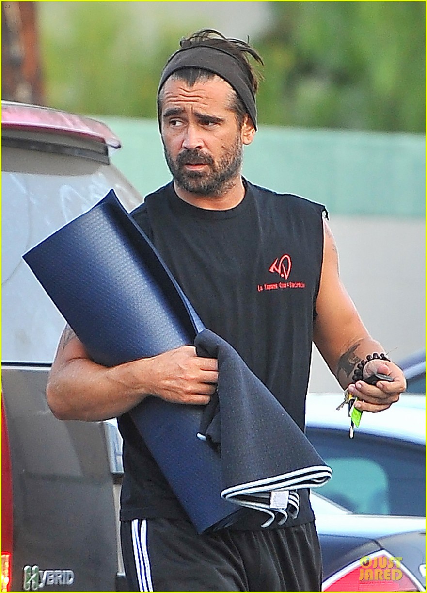 Colin Farrell Gets In Yoga Time Before the Weekend: Photo 3174055 ...