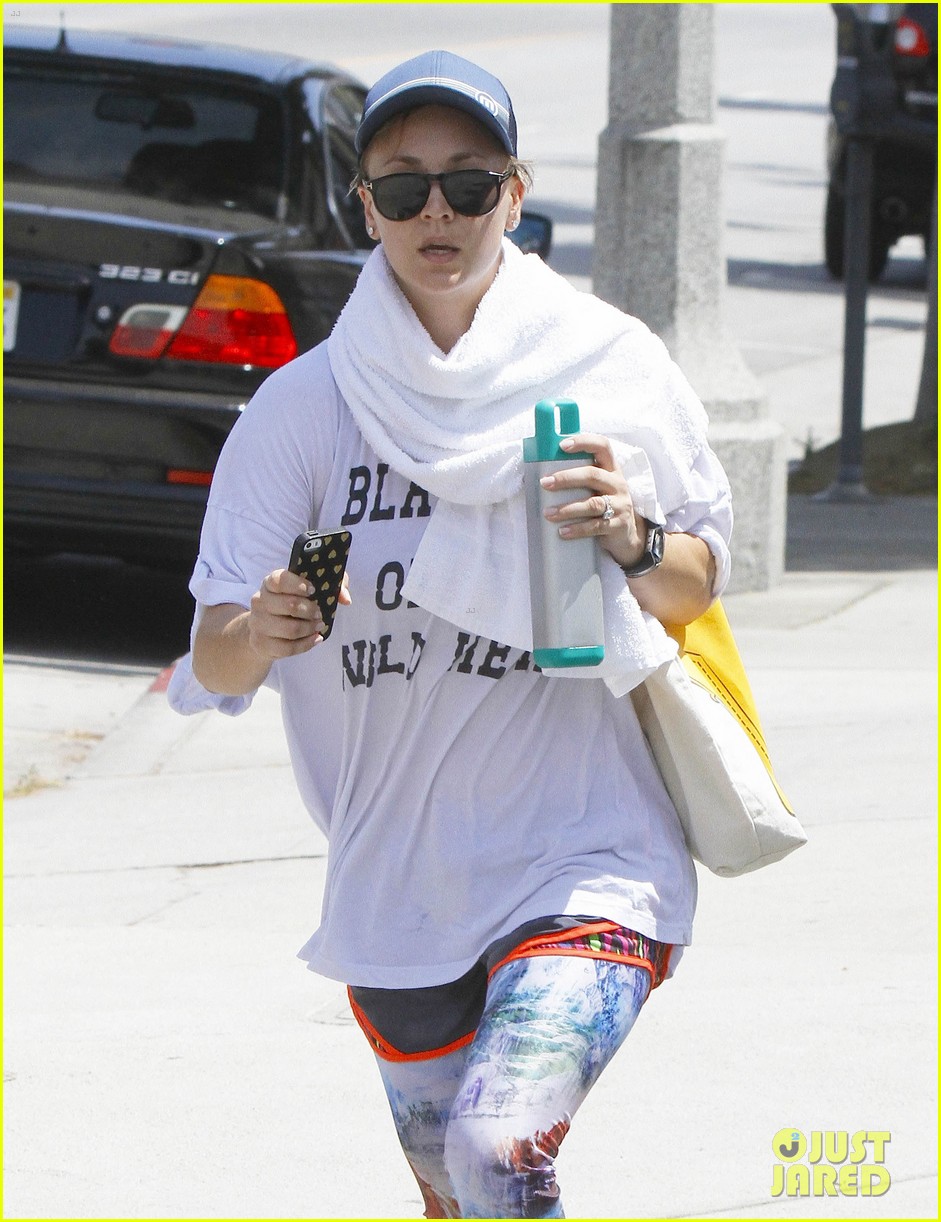 Kaley Cuoco Runs Out of Yoga with a Towel Around Her Neck: Photo ...