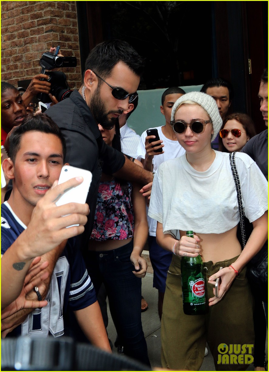 Miley Cyrus Models the 'TMNT' Underwear a Fan Gave Her!: Photo 3171849 ...