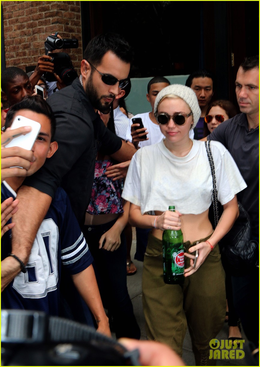 Miley Cyrus Models the 'TMNT' Underwear a Fan Gave Her!: Photo 3171853 ...
