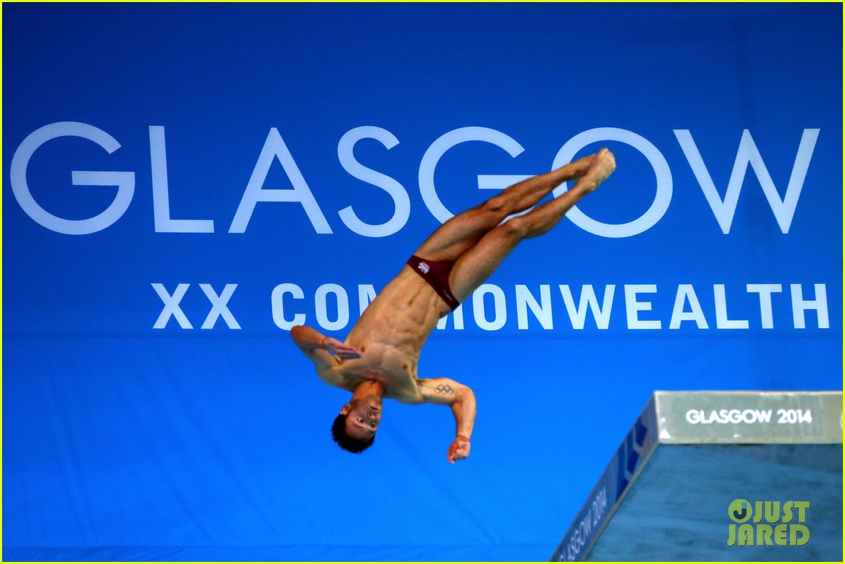 Tom Daley Wins Gold at Commonwealth Games, Cheered on By Boyfriend ...