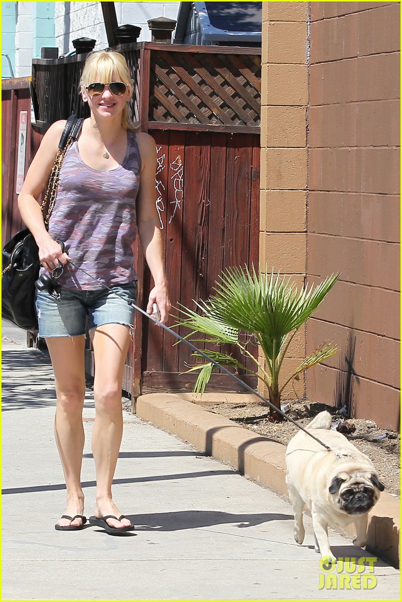Anna Faris Runs Errands with Her Super Cute Pug!: Photo 3186009 | Anna ...