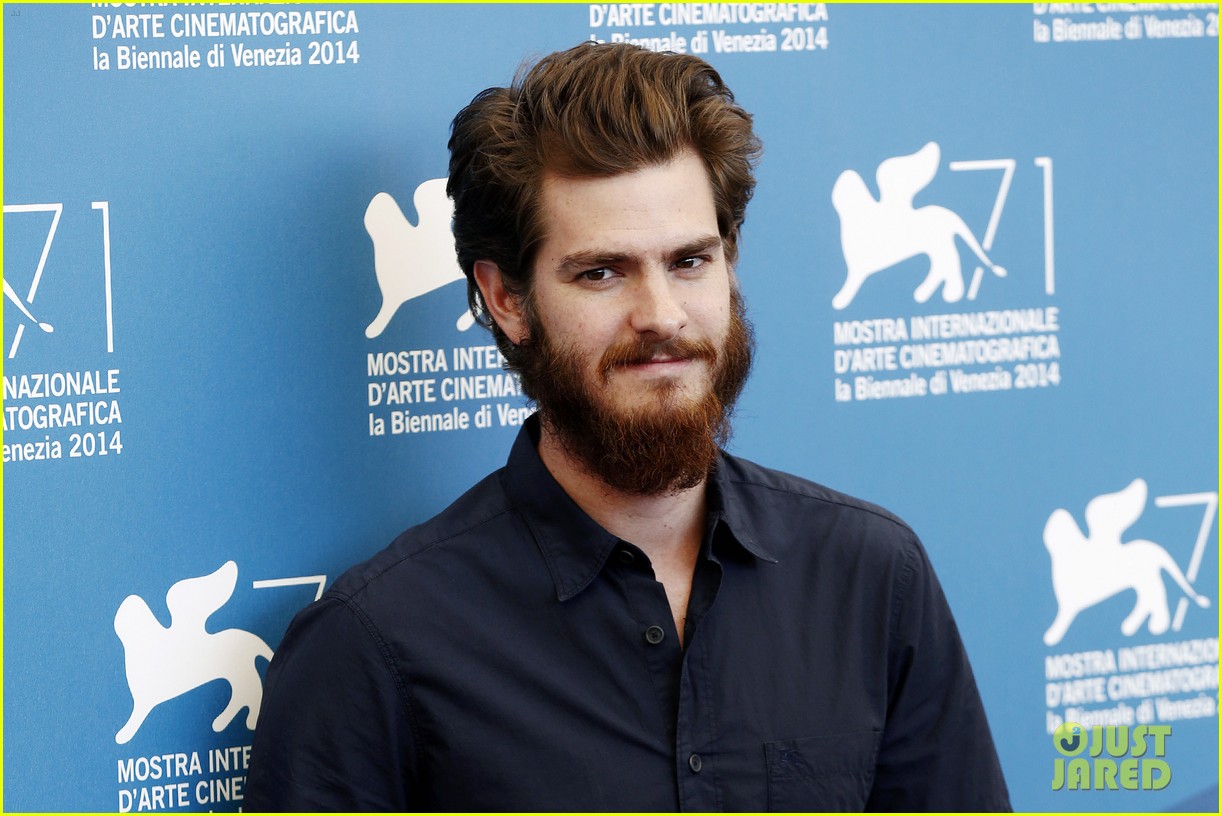 Andrew Garfield Strokes His Big Bushy Beard at the '99 Homes' Photo ...