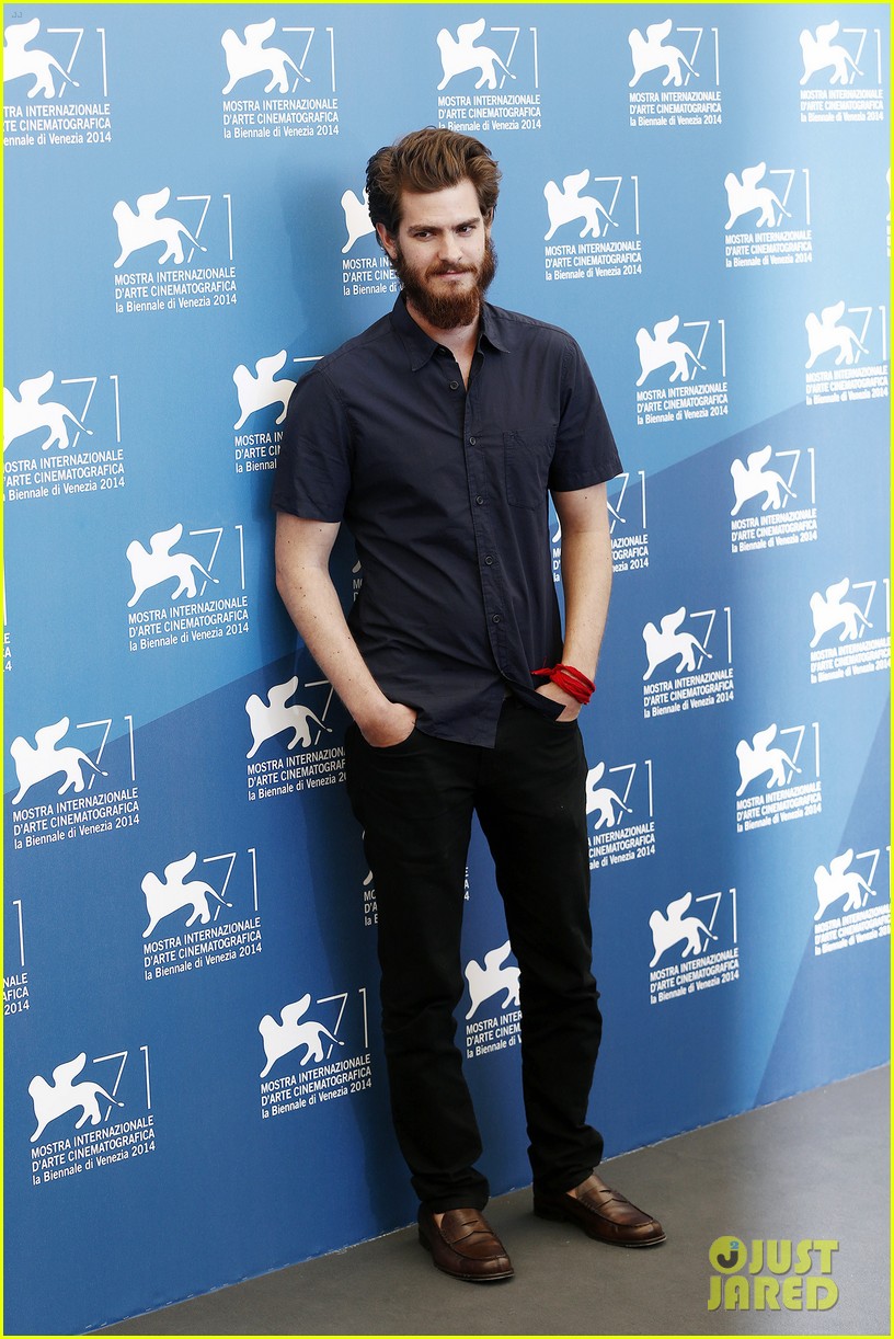 Andrew Garfield Strokes His Big Bushy Beard at the '99 Homes' Photo ...