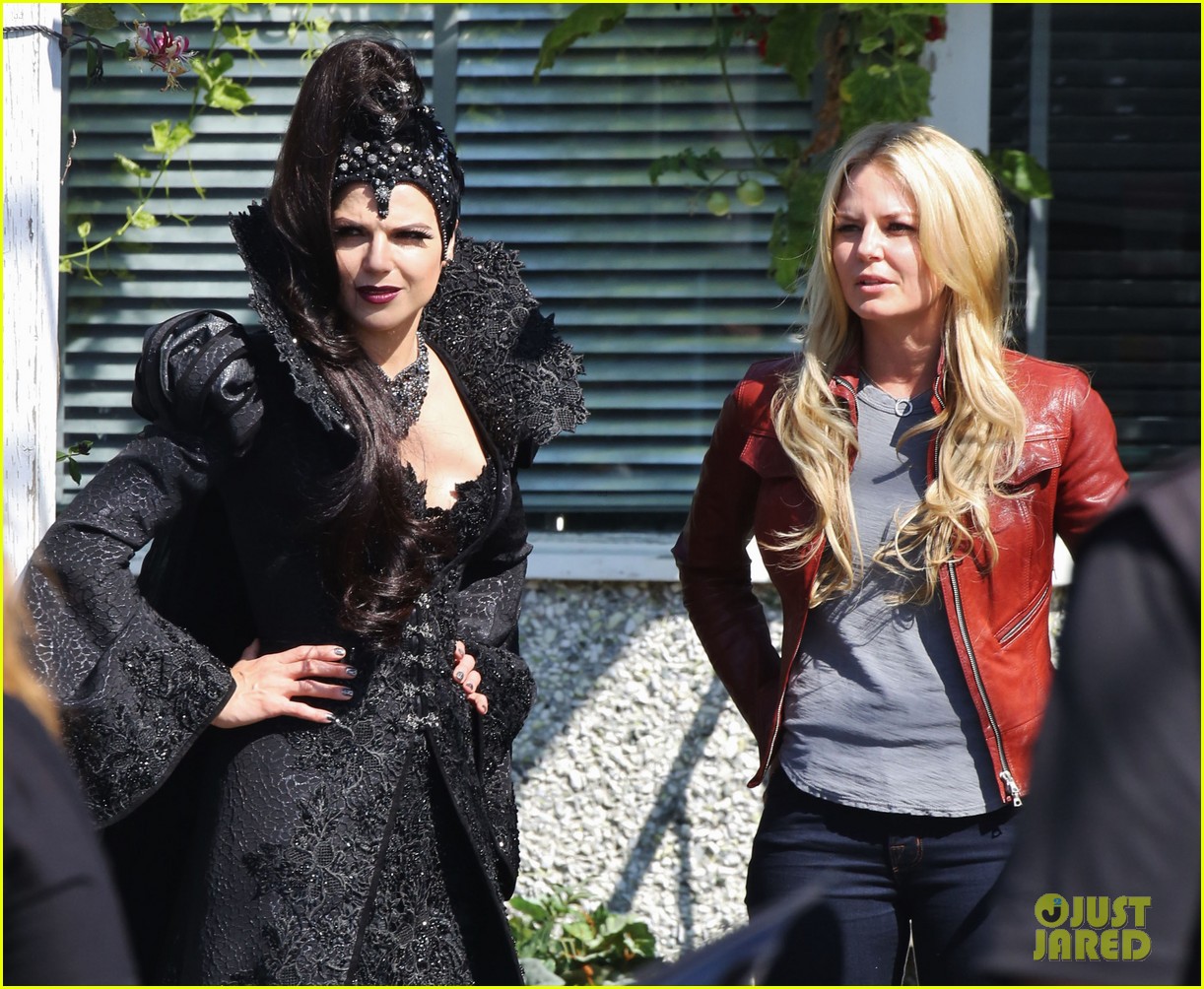 Watch The Precise Moment 'Once Upon A Time' Decided To Take on 'Frozen ...