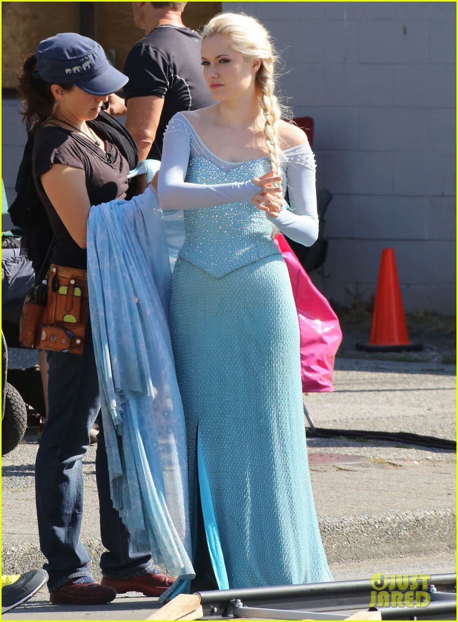 Watch The Precise Moment 'Once Upon A Time' Decided To Take on 'Frozen ...