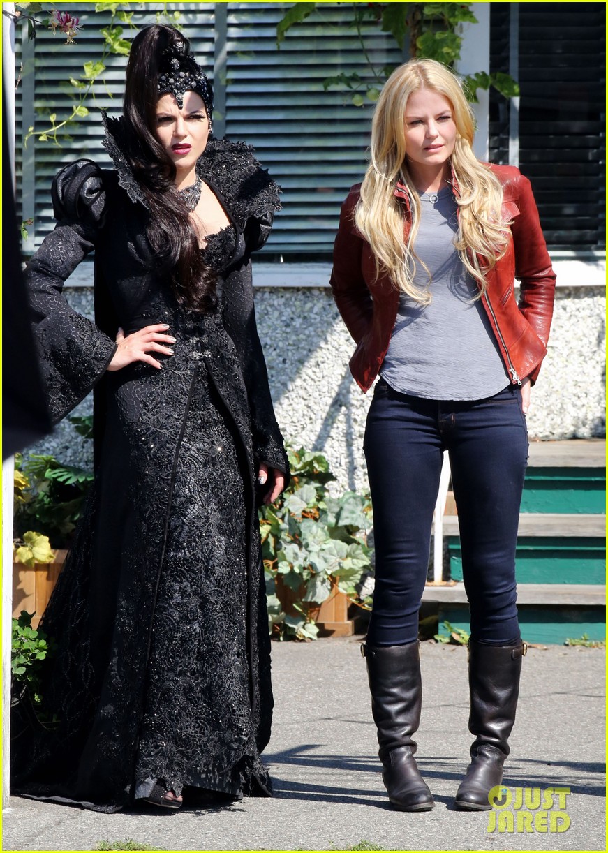 Watch The Precise Moment 'Once Upon A Time' Decided To Take on 'Frozen ...