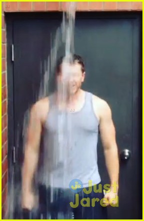 Josh Dallas & His Buff Arms Take the Ice Bucket Challenge!: Photo ...