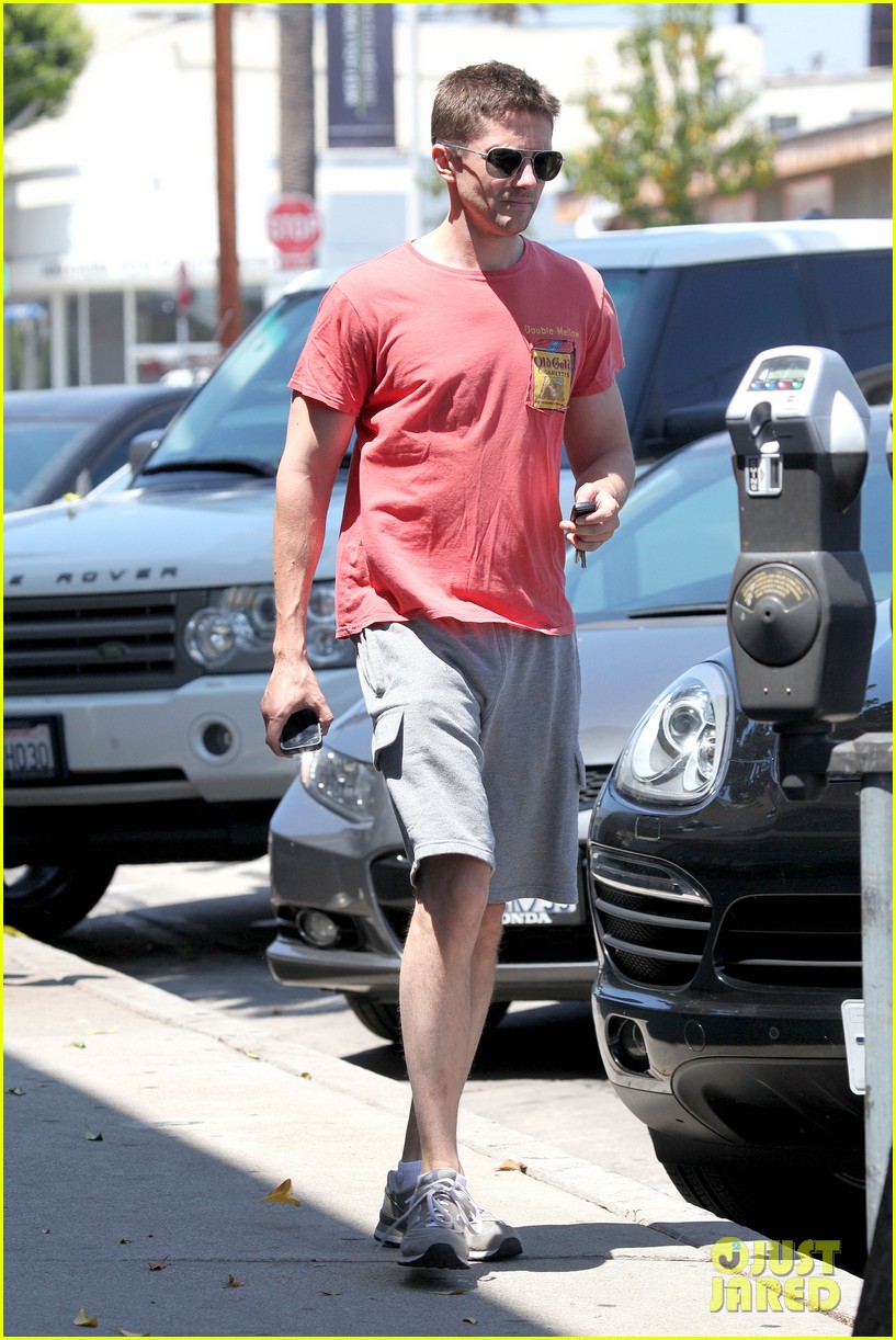 Topher Grace & Susan Sarandon Work Out the Details of a Murder Case in ...