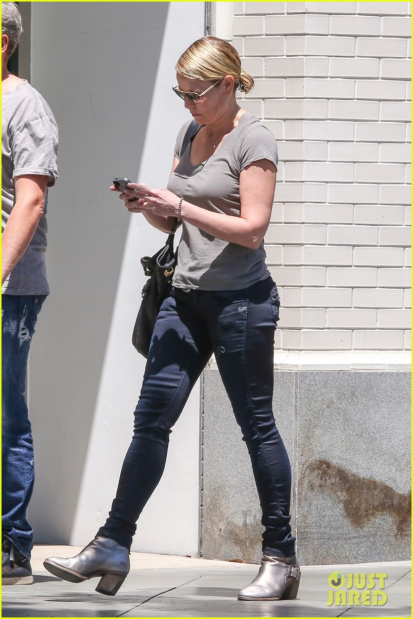 Chelsea Handler Sets Date for First Netflix Comedy Special!: Photo ...