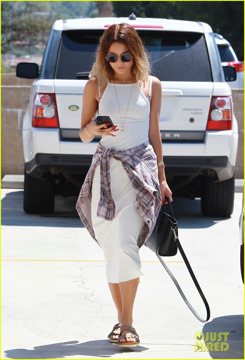 Vanessa Hudgens: 'Robin Williams Brought My Family Laughter & Tears ...