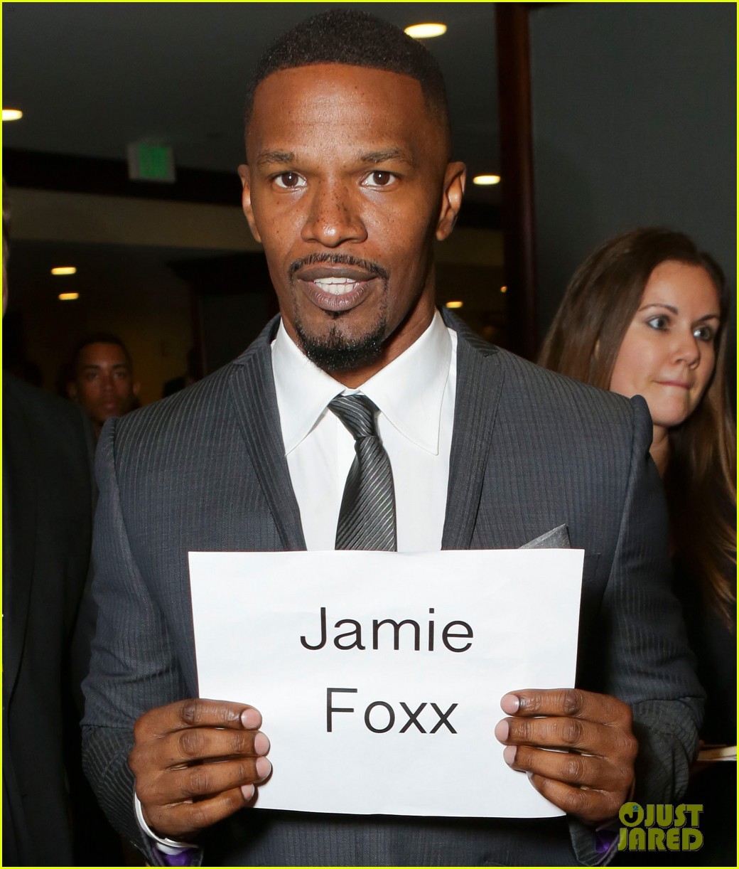 Jamie Foxx Carries a Sign with His Name On it, Just in Case: Photo ...
