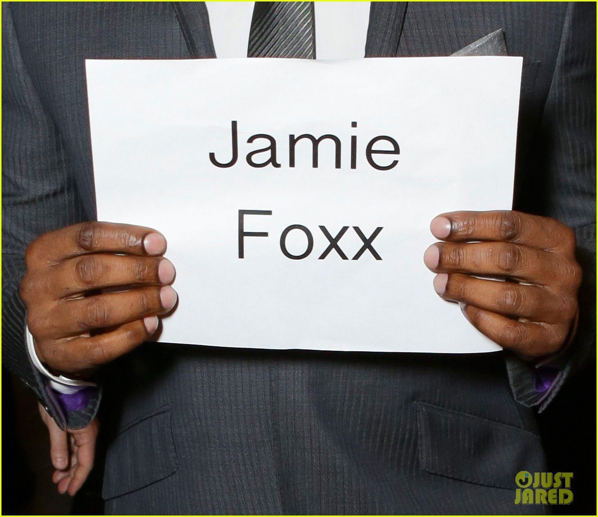 Jamie Foxx Carries a Sign with His Name On it, Just in Case: Photo ...