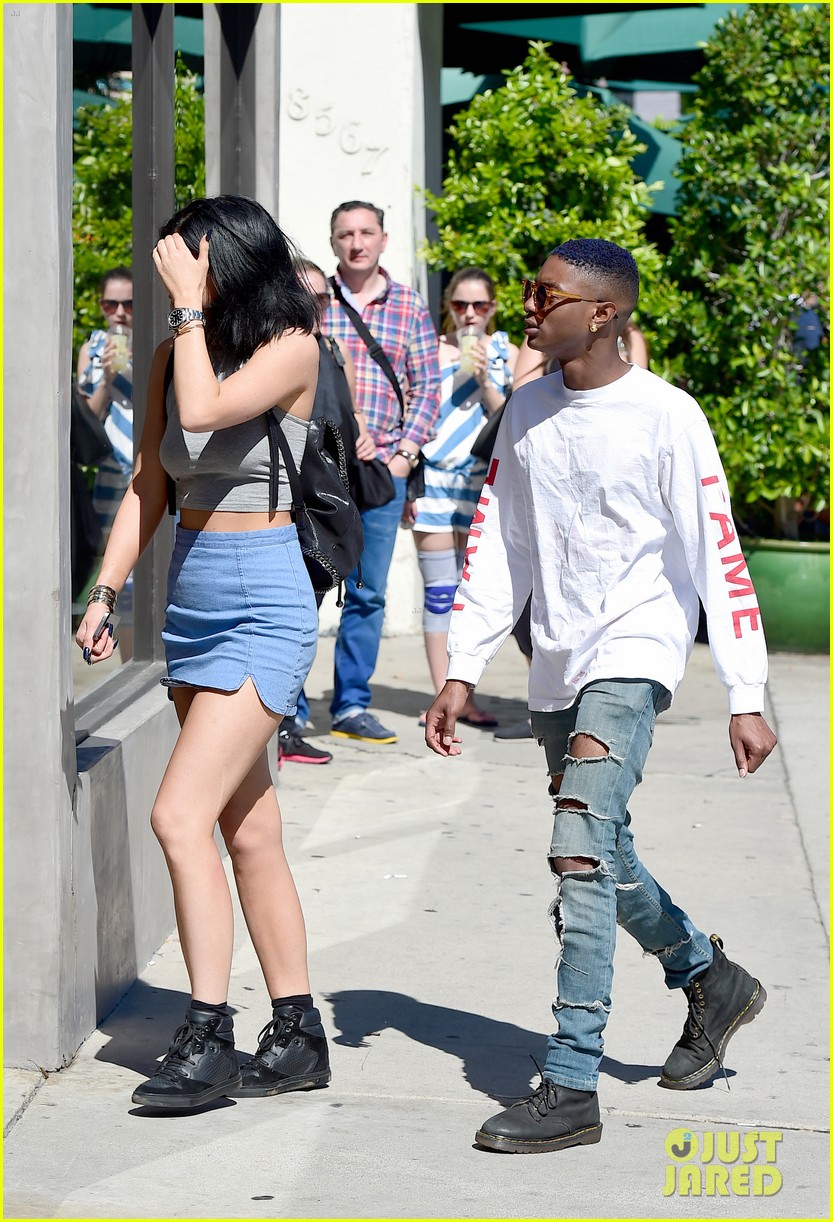 Kendall & Kylie Jenner Show Off Their Midriffs in West Hollywood ...