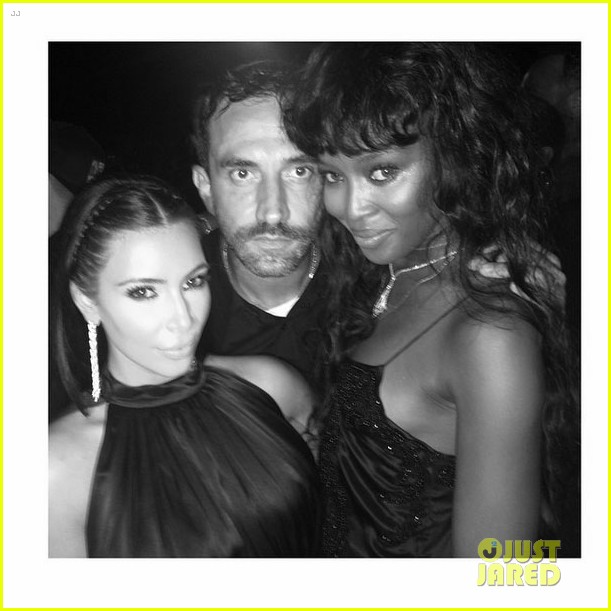 Kim Kardashian & Paris Hilton Reunite & Show There's No Feud: Photo ...