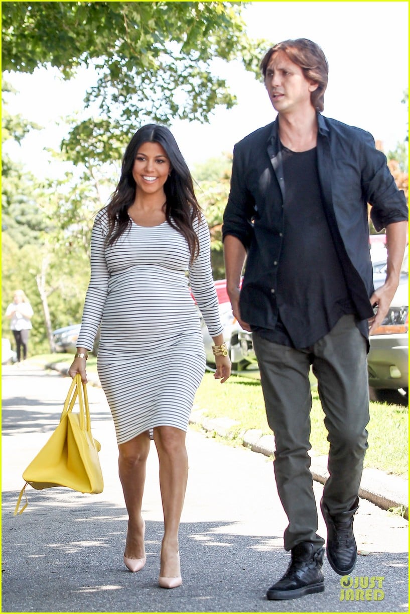 Kourtney & Khloe Kardashian Bring Fashion Sense to Dash: Photo 3176465 ...