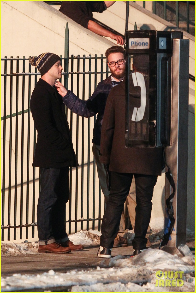 Joseph Gordon-Levitt & Seth Rogen Are Filming a Christmas Movie ...
