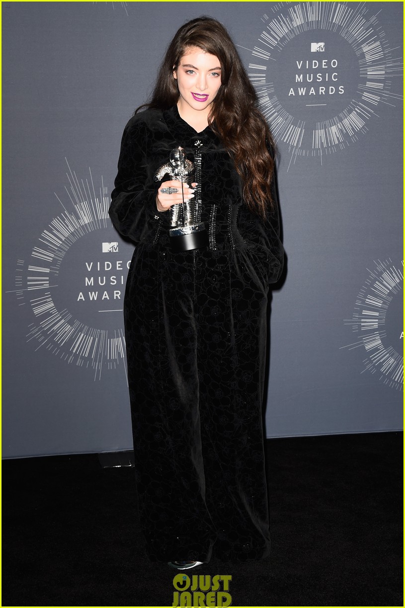 Lorde Takes Home the Best Rock Music Video From MTV VMAs 2014!: Photo ...