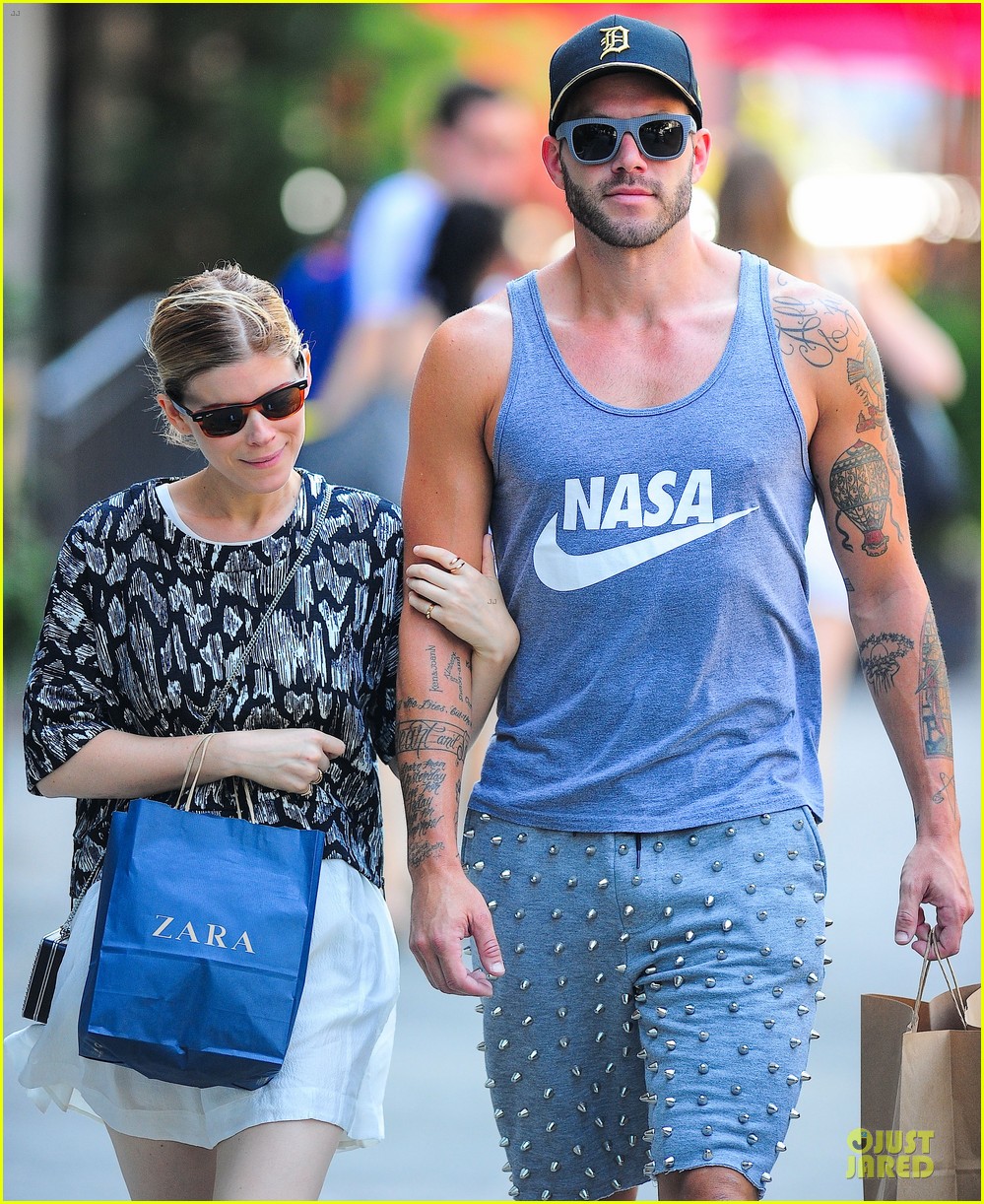 Kate Mara & Stylist Johnny Wujek Hold Hands In NYC: Photo 3173731 ...