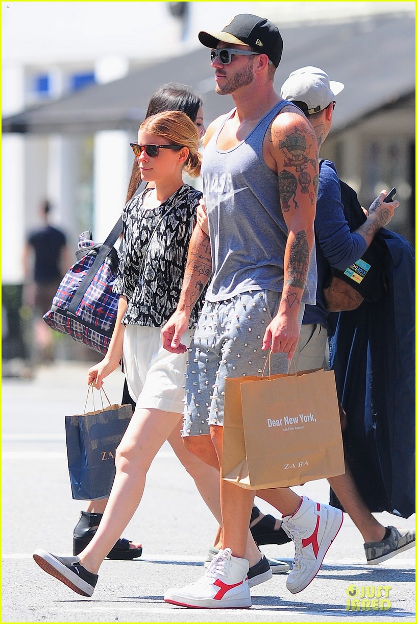 Kate Mara & Stylist Johnny Wujek Hold Hands In NYC: Photo 3173735 ...