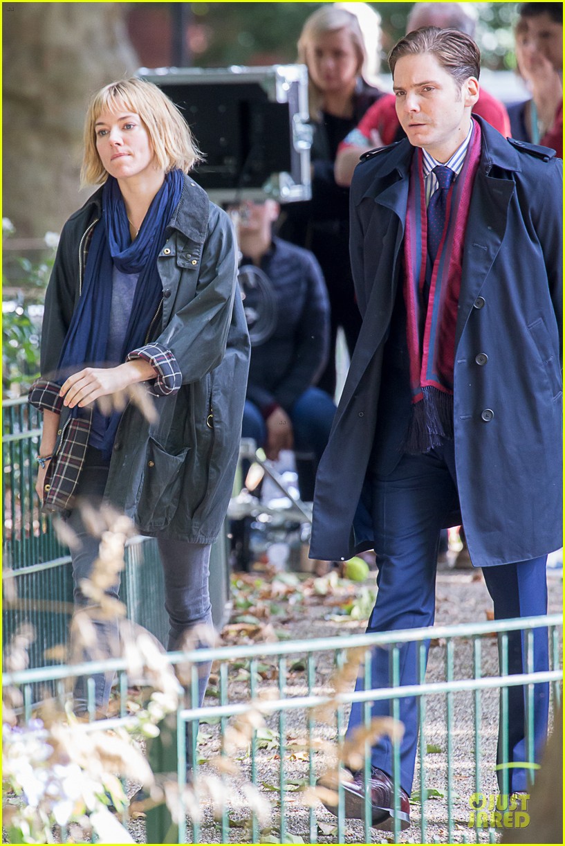 Sienna Miller & Clean Shaven Daniel Bruhl Get Into Character For 'Adam ...