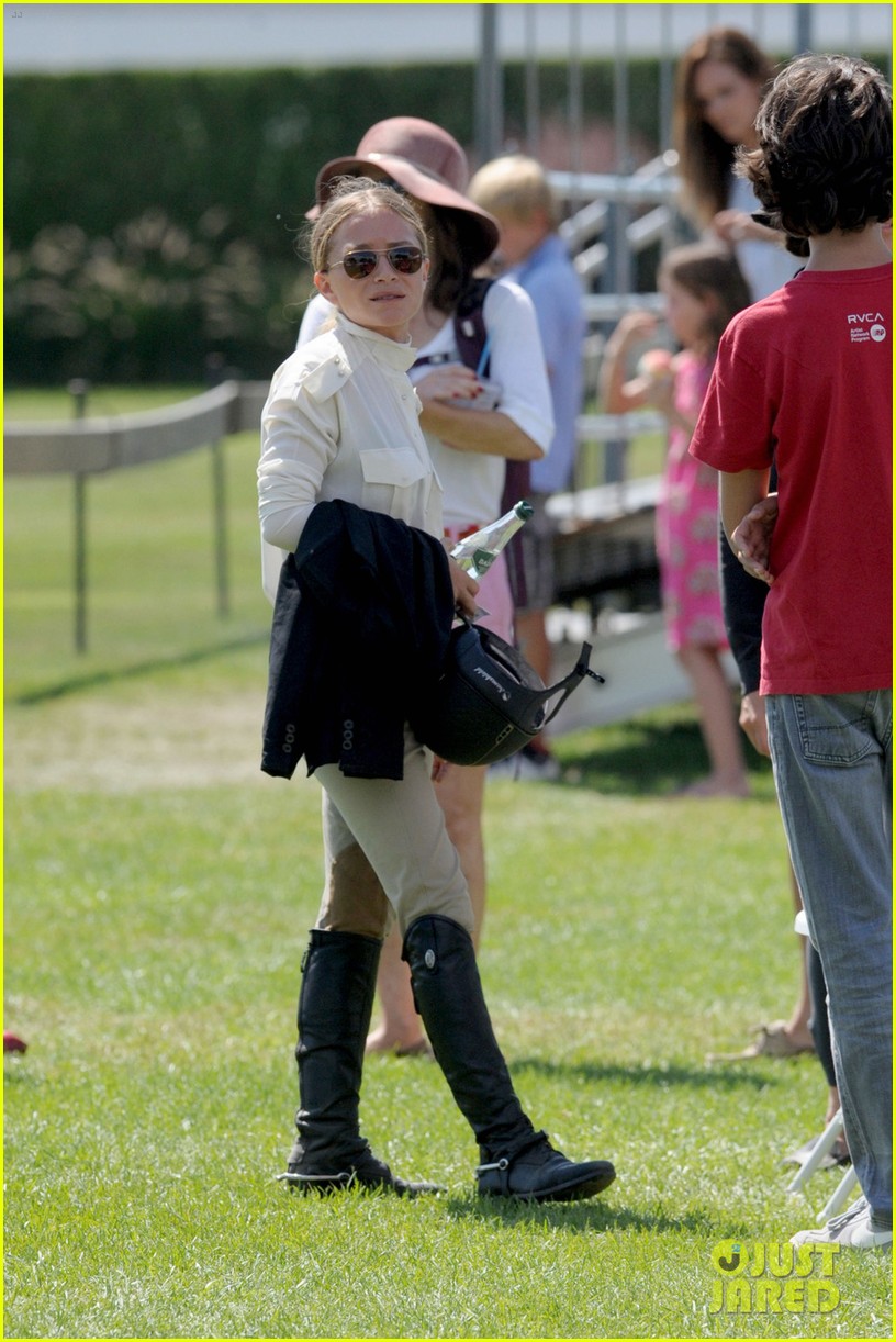 Mary-Kate Olsen Adds Horseback Riding to Her Resume - See Her ...