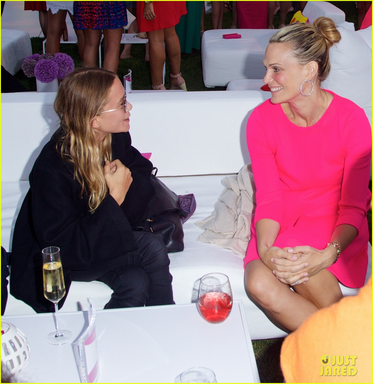 Mary-Kate & Ashley Olsen 'Paddle & Party For Pink' in The Hamptons for ...