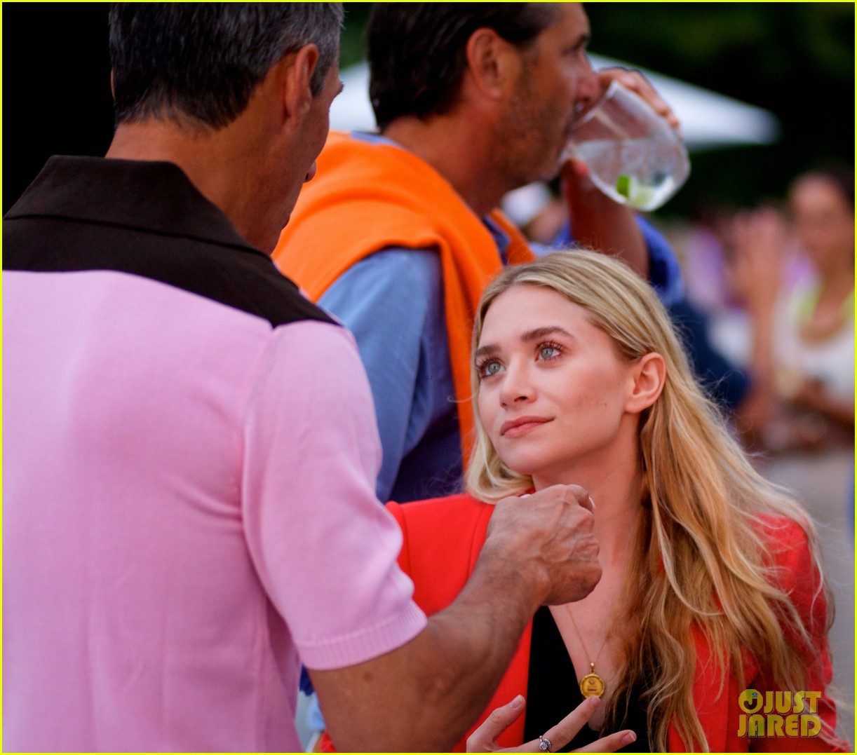 Mary-Kate & Ashley Olsen 'Paddle & Party For Pink' in The Hamptons for ...