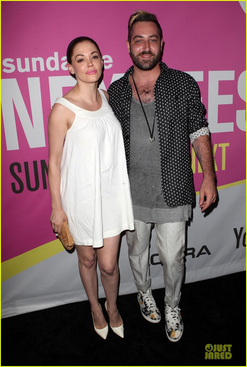 Aubrey Plaza Gets Sweet Support From Chris Pratt at 'Life After Beth ...