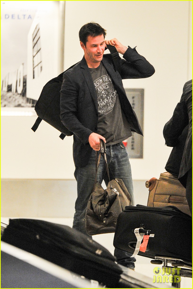 Keanu Reeves Shaves His Beard & Rocks Clean-Shaven Face!: Photo 3174768 ...