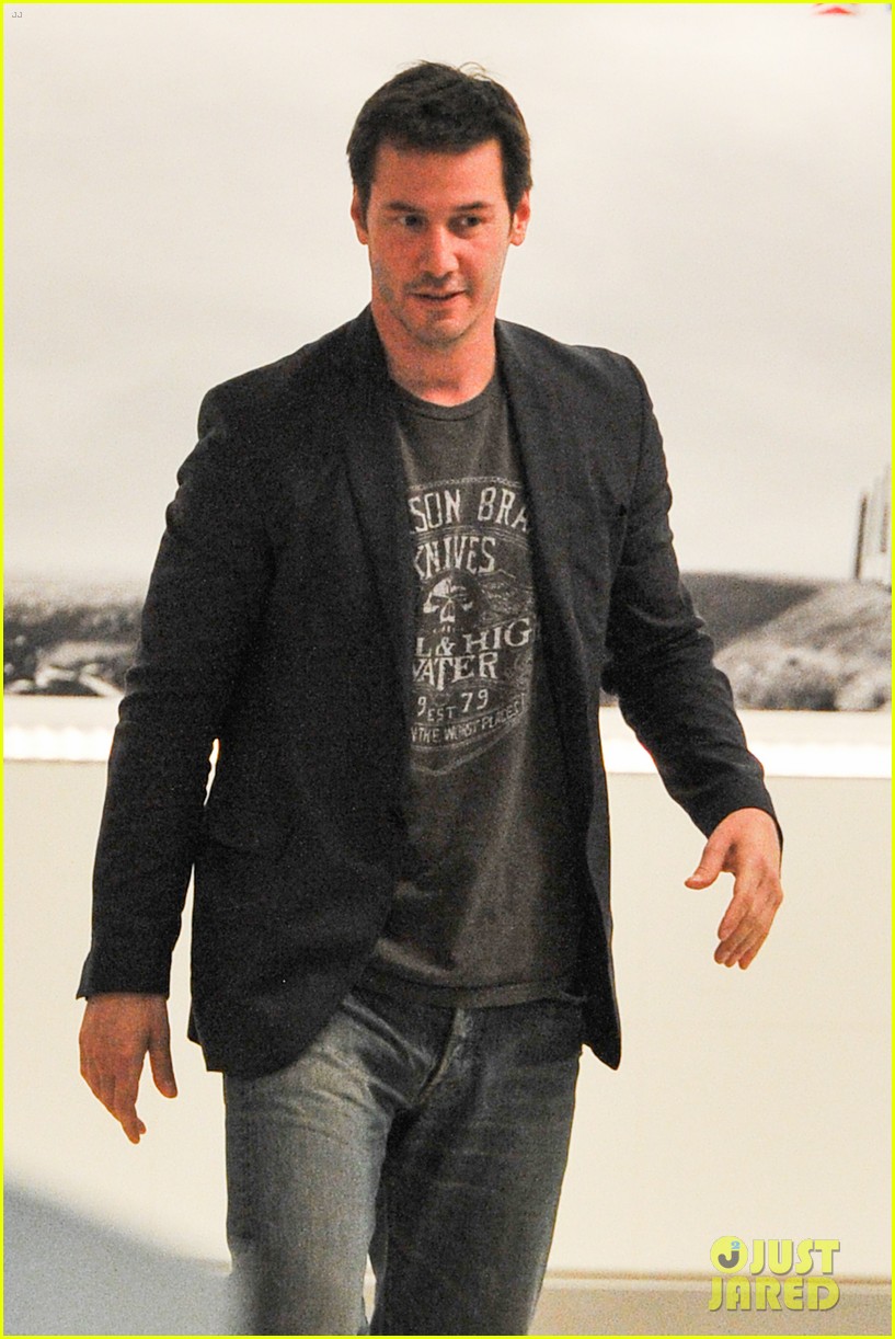 Keanu Reeves Shaves His Beard & Rocks Clean-Shaven Face!: Photo 3174771 ...