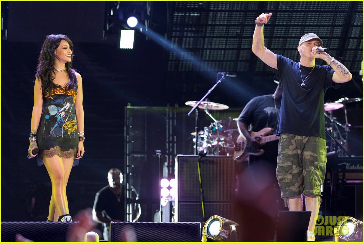 Eminem x Rihanna 'Monster Tour' Photos - See Them Here!: Photo 3173002 ...