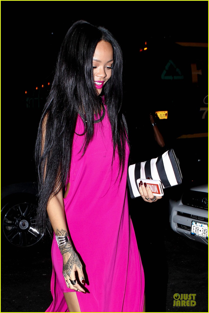 Rihanna Helps Spread the Word On Missing Model Ataui Deng: Photo ...