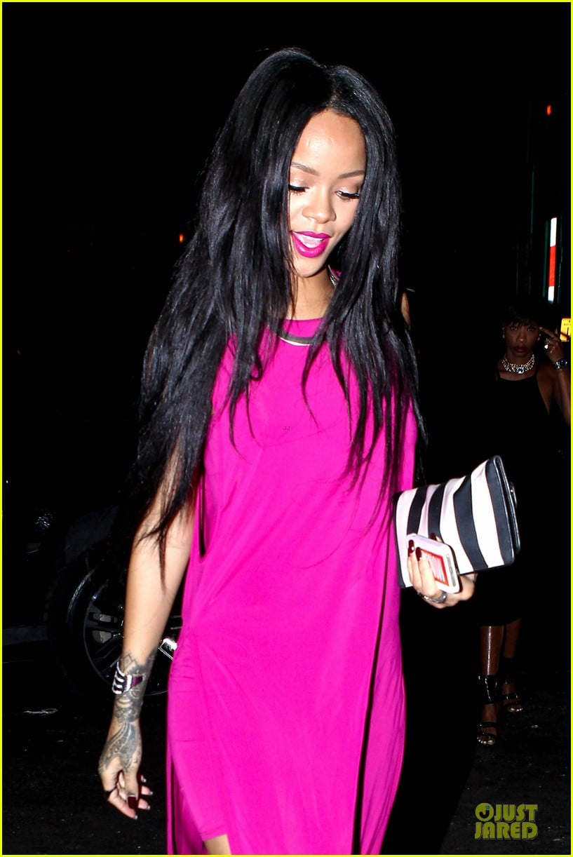 Rihanna Helps Spread the Word On Missing Model Ataui Deng: Photo ...