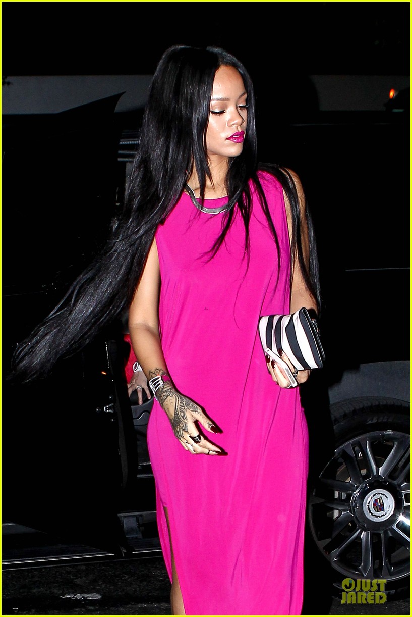 Rihanna Helps Spread the Word On Missing Model Ataui Deng: Photo ...