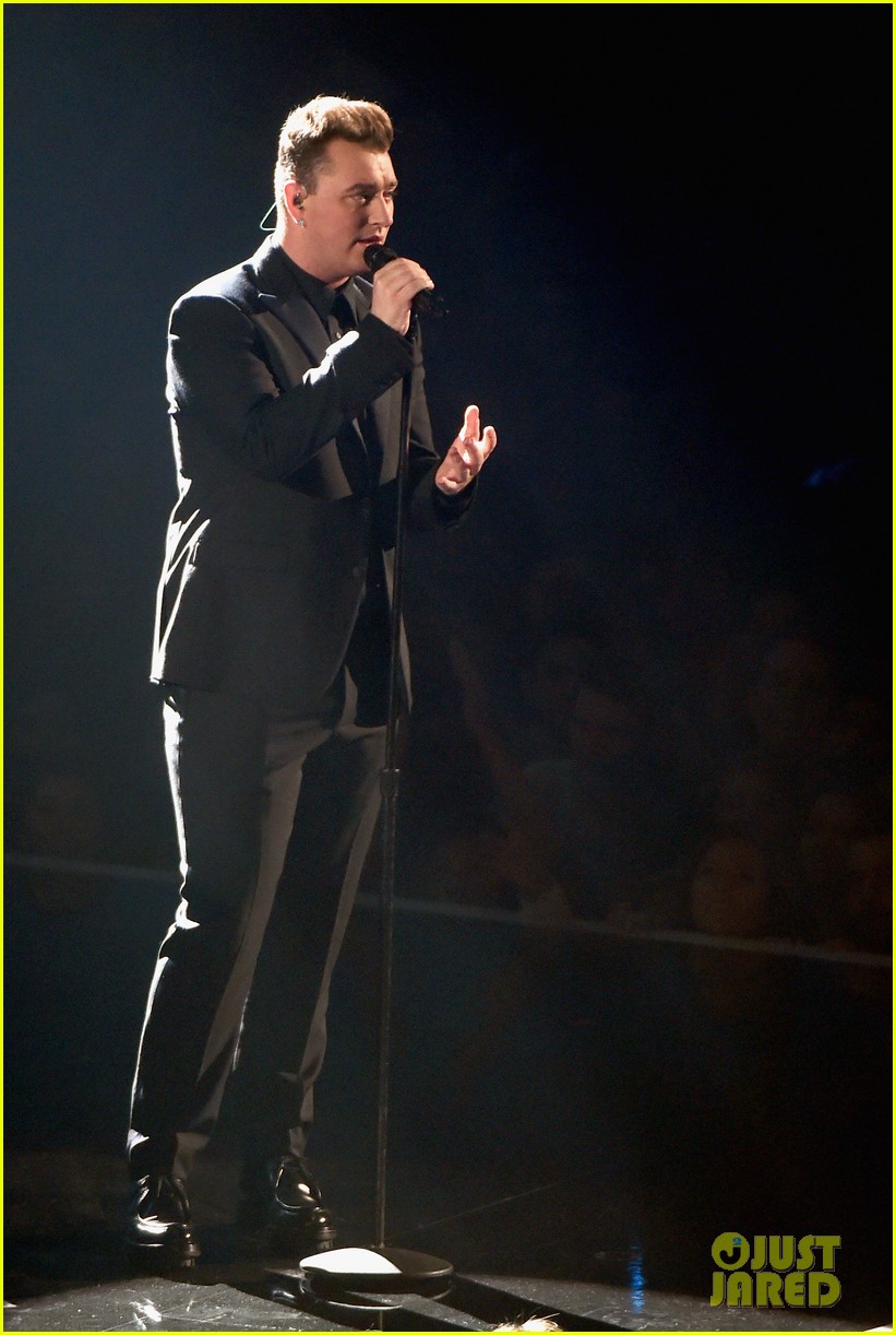 Sam Smith Belts Out 'Stay With Me' at MTV VMAs 2014 - Watch Now!: Photo ...