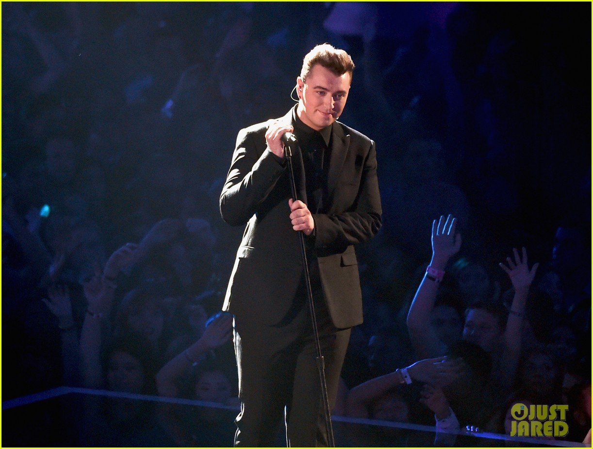 Sam Smith Belts Out 'Stay With Me' at MTV VMAs 2014 - Watch Now!: Photo ...