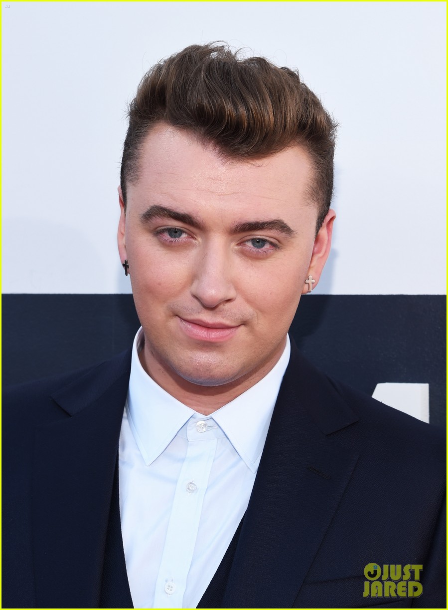 Sam Smith Meets Up with Beyonce Backstage at the MTV VMAs 2014 (Photo ...