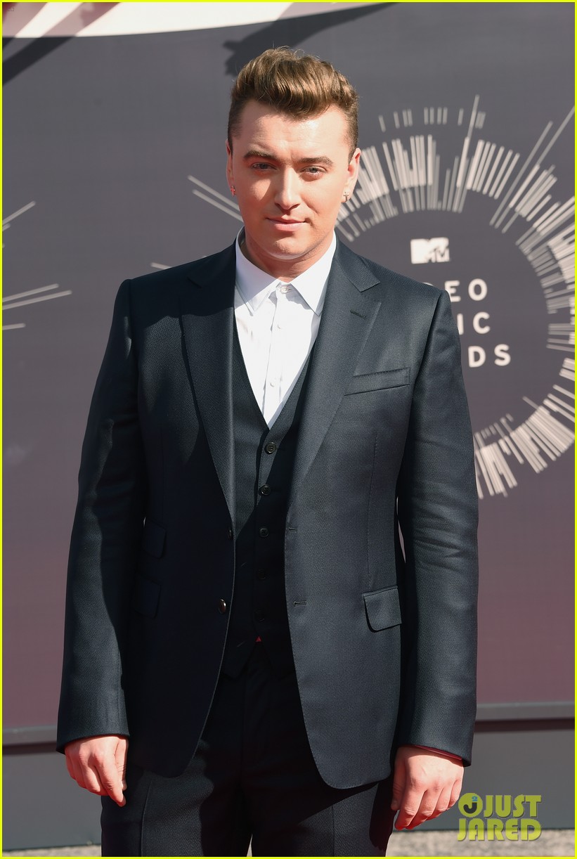 Sam Smith Meets Up with Beyonce Backstage at the MTV VMAs 2014 (Photo ...