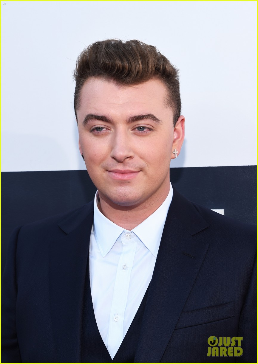 Sam Smith Meets Up with Beyonce Backstage at the MTV VMAs 2014 (Photo ...