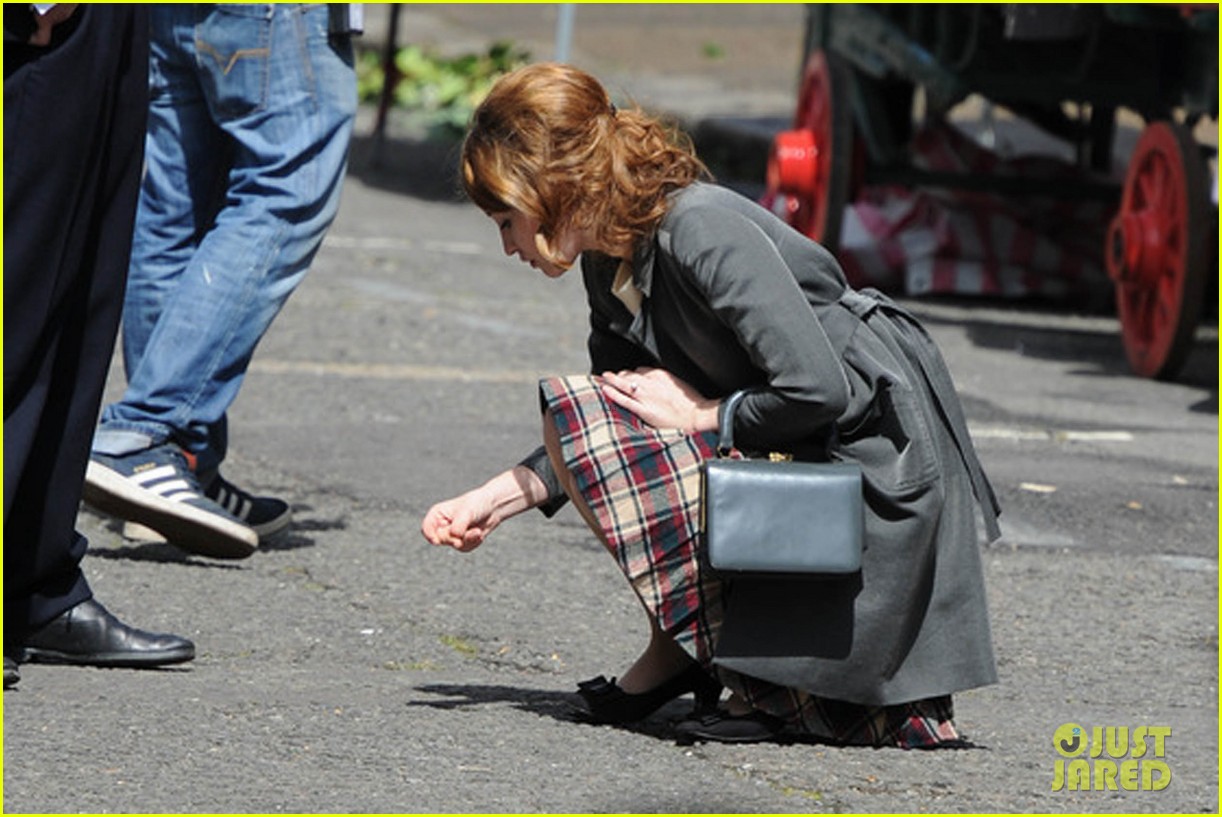 Tom Hardy Cuddles Another Pup on Set of 'Legend' in London: Photo ...