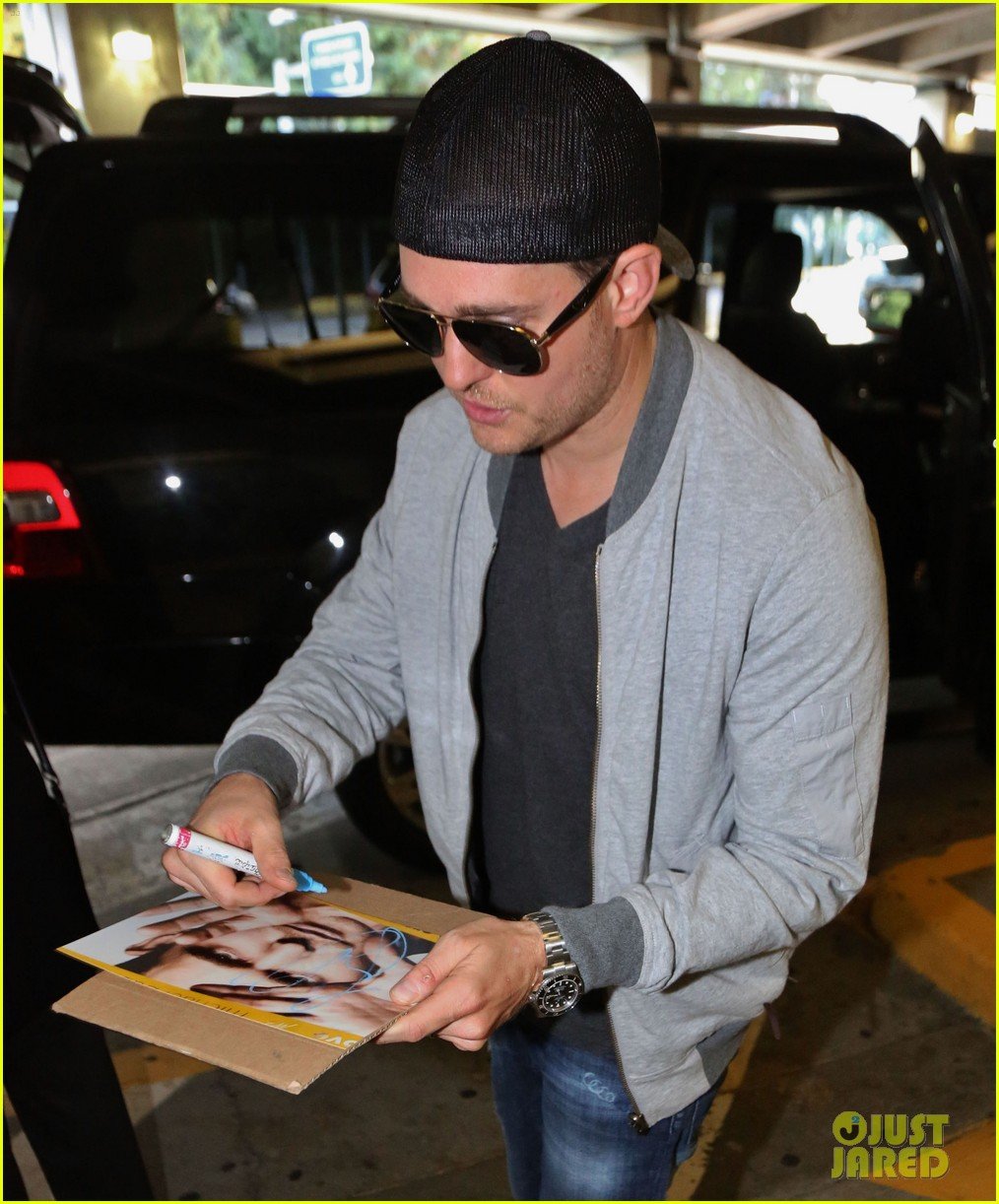 Michael Buble Shares a Shirtless Morning Selfie as 'Mikal': Photo ...