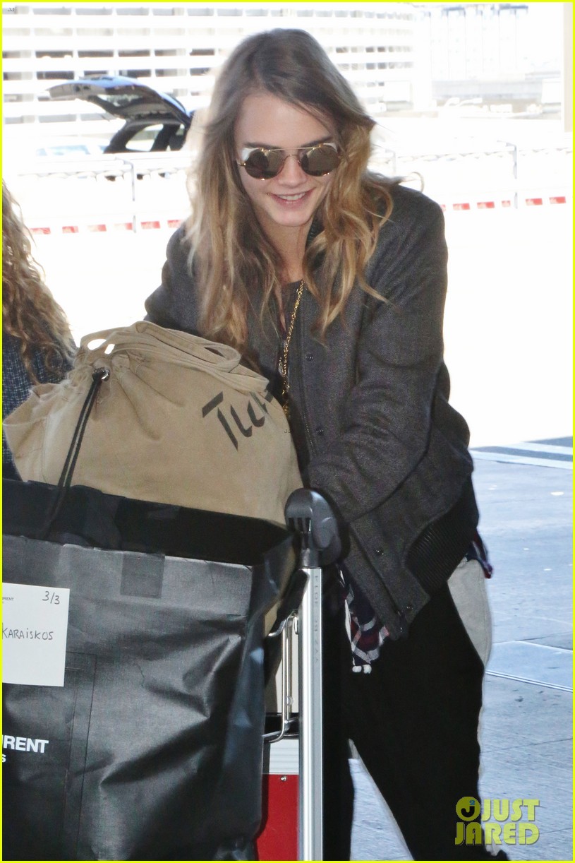 Cara Delevingne Celebrates Her New Mulberry Collection in NYC: Photo ...