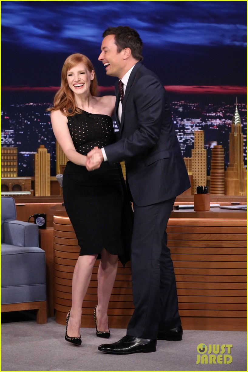 Jessica Chastain Slow Dances with Jimmy Fallon - See the Pic!: Photo ...