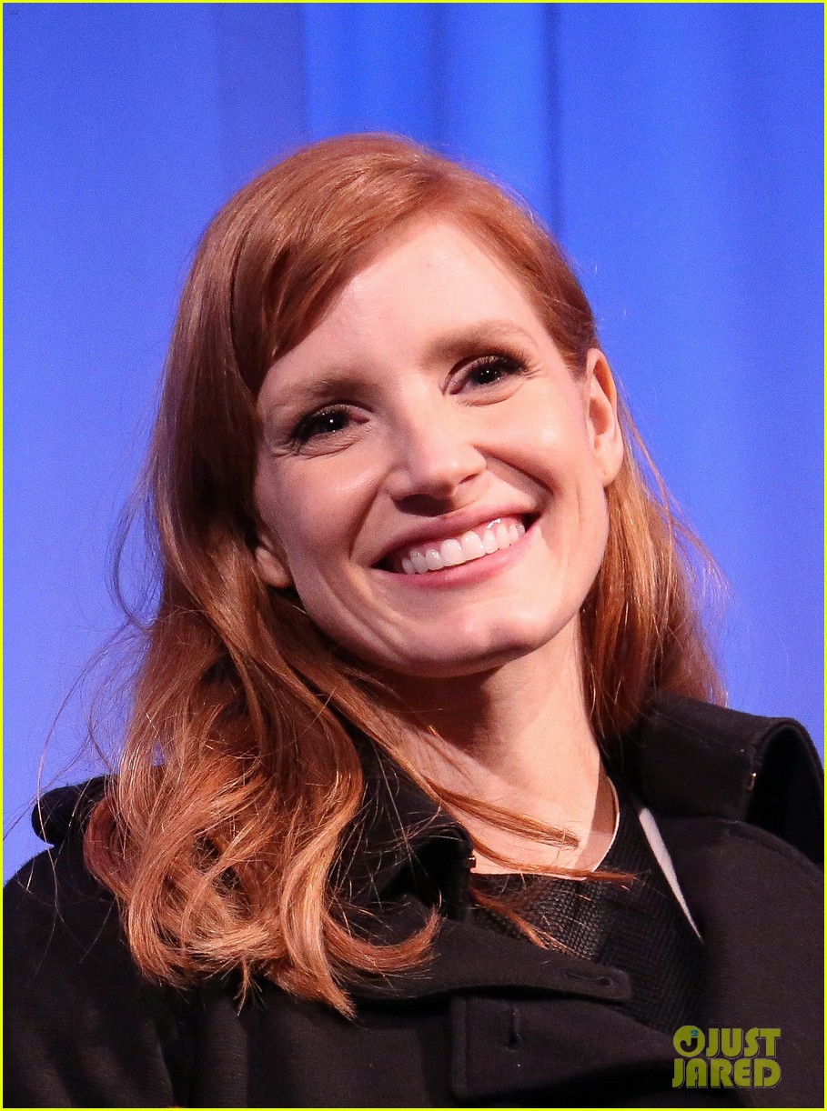 Jessica Chastain Slow Dances with Jimmy Fallon - See the Pic!: Photo ...