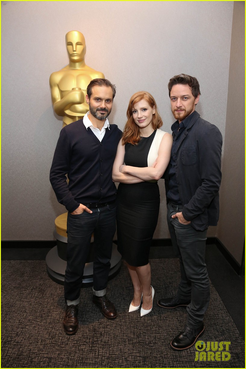 Jessica Chastain Slow Dances with Jimmy Fallon - See the Pic!: Photo ...